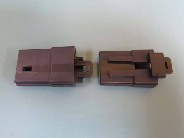 Delphi 12092163 Qty of 85 per Lot CONNECTOER 4 WAY BLACK METRI-PACK 150 ...